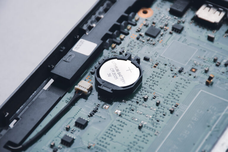 Mon ordinateur ne charge plus : les solutions concrètes